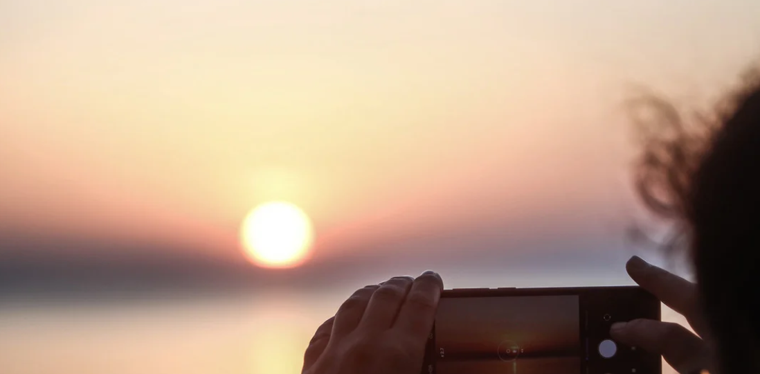 Μπλόκο της εφορίας στους… Influencers για έσοδα και παραπλάνηση ...