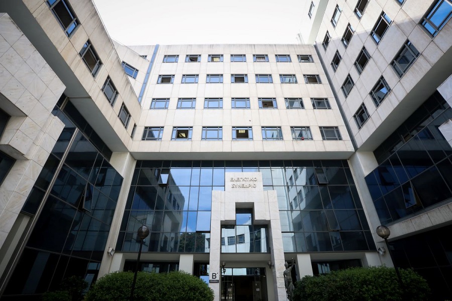 ΣΚΑΝΔΑΛΟ ΜΕ ΤΙΣ ΑΠΟΦΑΣΕΙΣ ΓΙΑ ΤΙΣ ΣΥΝΤΑΞΕΙΣ ΤΩΝ ΔΙΚΑΣΤΩΝ: «ΜΑΣΟΝΙΑ ...