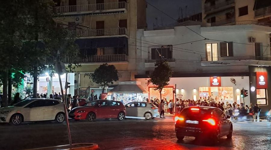 ΕΚΛΕΙΣΑΝ ΔΡΟΜΟΙ, ΣΧΗΜΑΤΙΣΤΗΚΑΝ ΟΥΡΕΣ ΓΙΑ ΕΝΑ ΠΙΑΤΟ ΔΩΡΕΑΝ ΜΑΚΑΡΟΝΙΑ ...