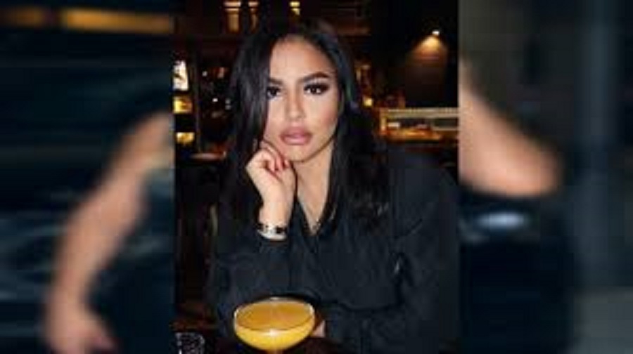 Η Aylene Cotto βρέχει το κορμί της σε ντουζιέρα στο Miami (ΦΩΤΟ ...