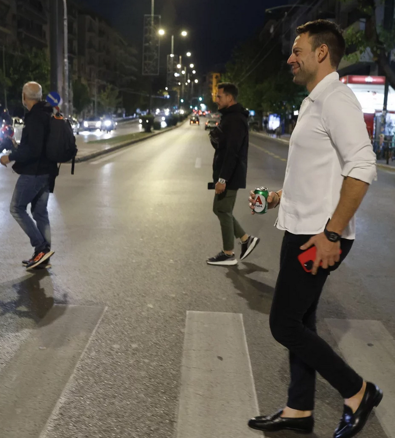 ΕΔΩ Ο ΚΟΣΜΟΣ ΧΑΝΕΤΑΙ… Μετά το… μακελειό στην ΚΕ, ο Κασσελάκης πήγε στον ...