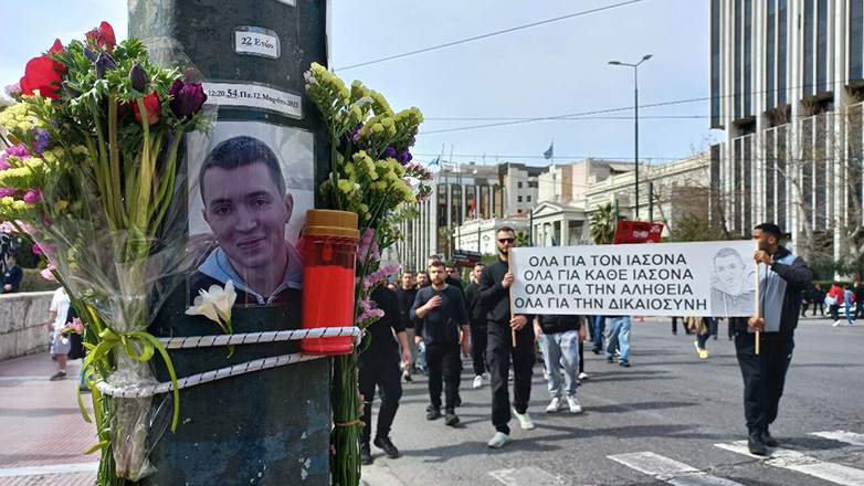 ΑΝΑΒΛΗΘΗΚΕ ΓΙΑ ΤΡΙΤΗ ΦΟΡΑ Η ΔΙΚΗ ΓΙΑ ΤΟ ΤΡΟΧΑΙΟ ΕΞΩ ΑΠΟ ΤΗ ΒΟΥΛΗ ΜΕ ...