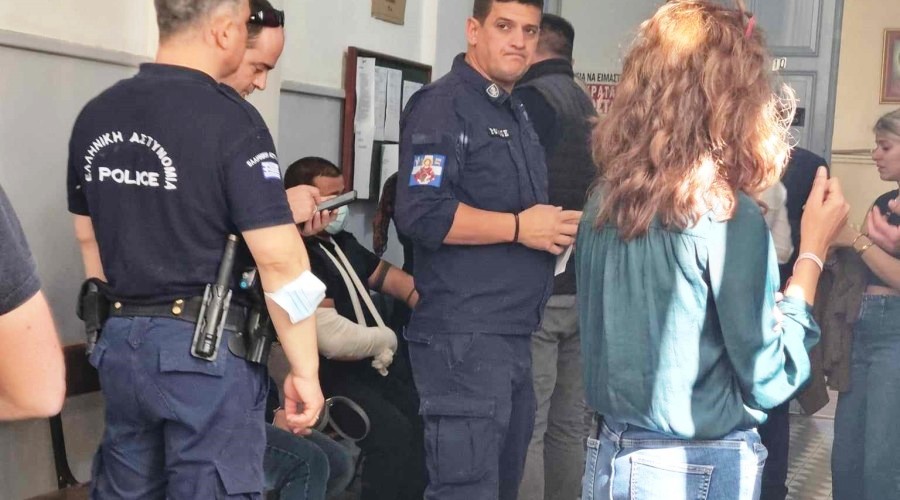 ΟΙ ΦΟΝΙΑΔΕΣ ΕΞΩ ΑΠΟ ΤΗ ΦΥΛΑΚΗ! ΕΛΕΥΘΕΡΟΣ ΜΕ ΑΠΑΓΟΡΕΥΣΗ ΕΞΟΔΟΥ ΑΠΟ ΤΗ ...