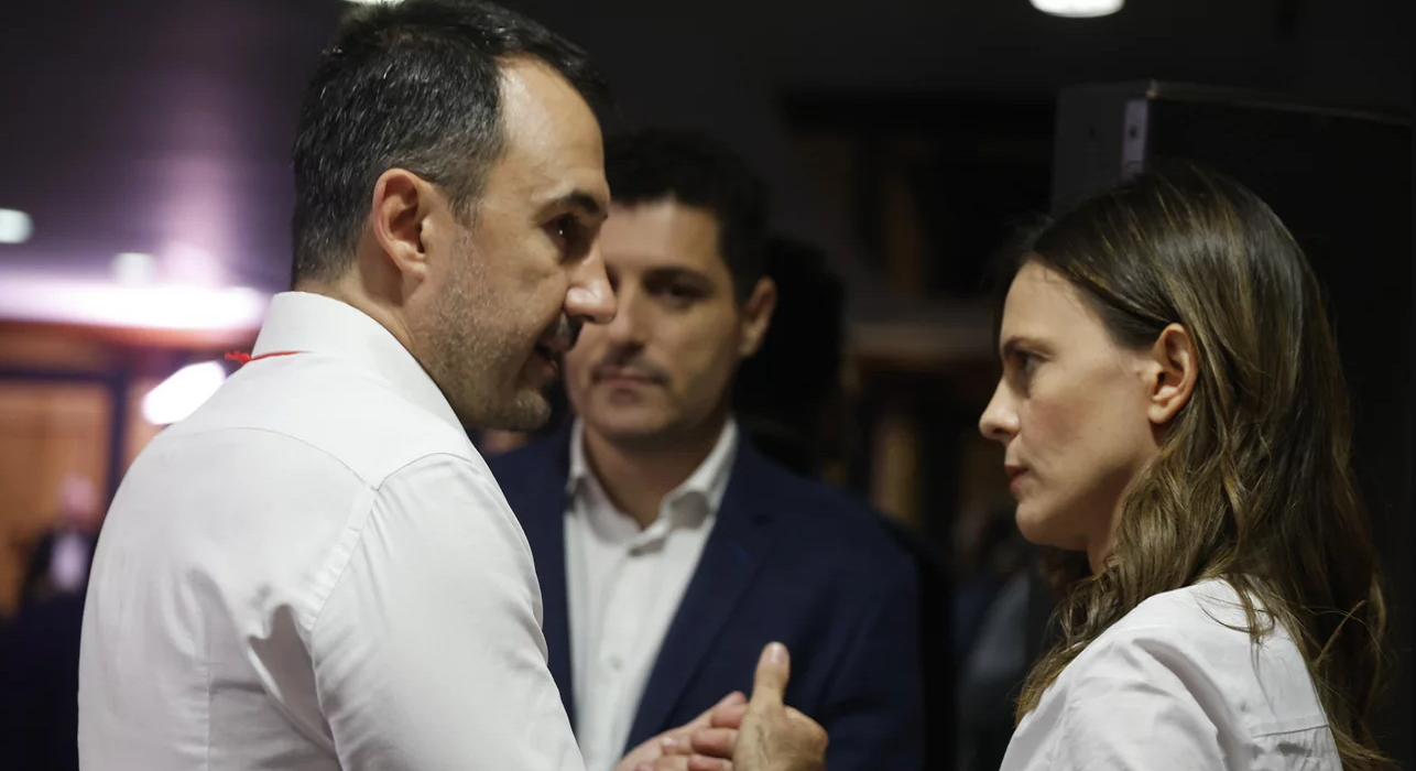 ΙΣΤΟΡΙΚΗ ΚΑΙ ΘΟΡΥΒΩΔΗΣ Η ΠΤΩΣΗ ΤΟΥ ΣΥΡΙΖΑ – ΧΥΝΕΤΑΙ ΑΙΜΑ ΣΤΗΝ ΚΕΝΤΡΙΚΗ ...