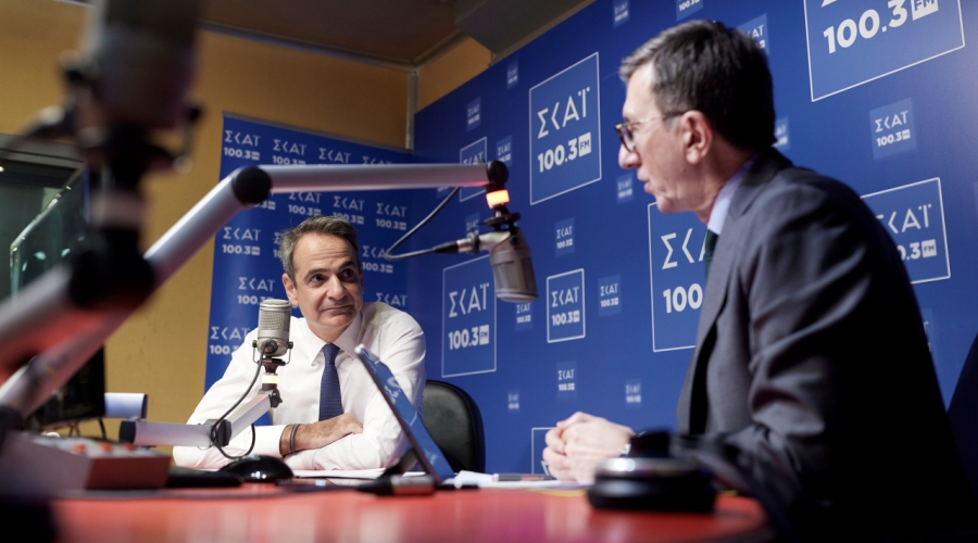ΠΗΓΕ ΣΤΗ ΦΙΛΕΝΑΔΑ ΤΟΥ ΓΙΑ ΣΥΝΕΝΤΕΥΞΗ Η ΧΑΜΕΝΗ ΚΟΡΑΚΛΑ ΤΩΝ ΜΗΤΣΟΤΑΚΗΔΩΝ ...