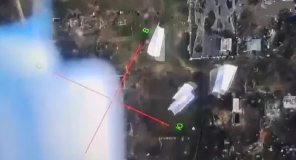 “Παραδοθείτε”: Ρωσικό drone ρίχνει φυλλάδια στους Ουκρανούς στρατιώτες ...