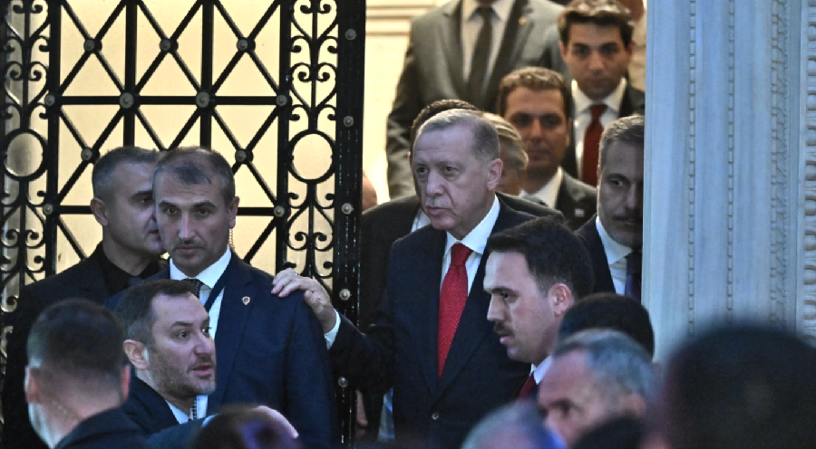 ΑΥΤΟΣ ΕΙΝΑΙ Ο ΜΟΝΑΔΙΚΟΣ ΕΛΛΗΝΑΣ ΕΠΙΧΕΙΡΗΜΑΤΙΑΣ ΠΟΥ ΣΥΝΑΝΤΗΣΕ Ο ΕΡΝΤΟΓΑΝ ...