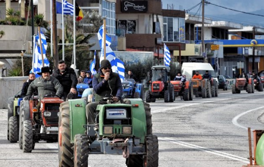 ΒΓΑΖΟΥΝ ΤΑ ΤΡΑΚΤΕΡ ΣΤΟΥΣ ΔΡΟΜΟΥΣ ΤΗΝ ΤΕΤΑΡΤΗ ΟΙ ΑΓΡΟΤΕΣ ΤΗΣ ΘΕΣΣΑΛΙΑΣ ...