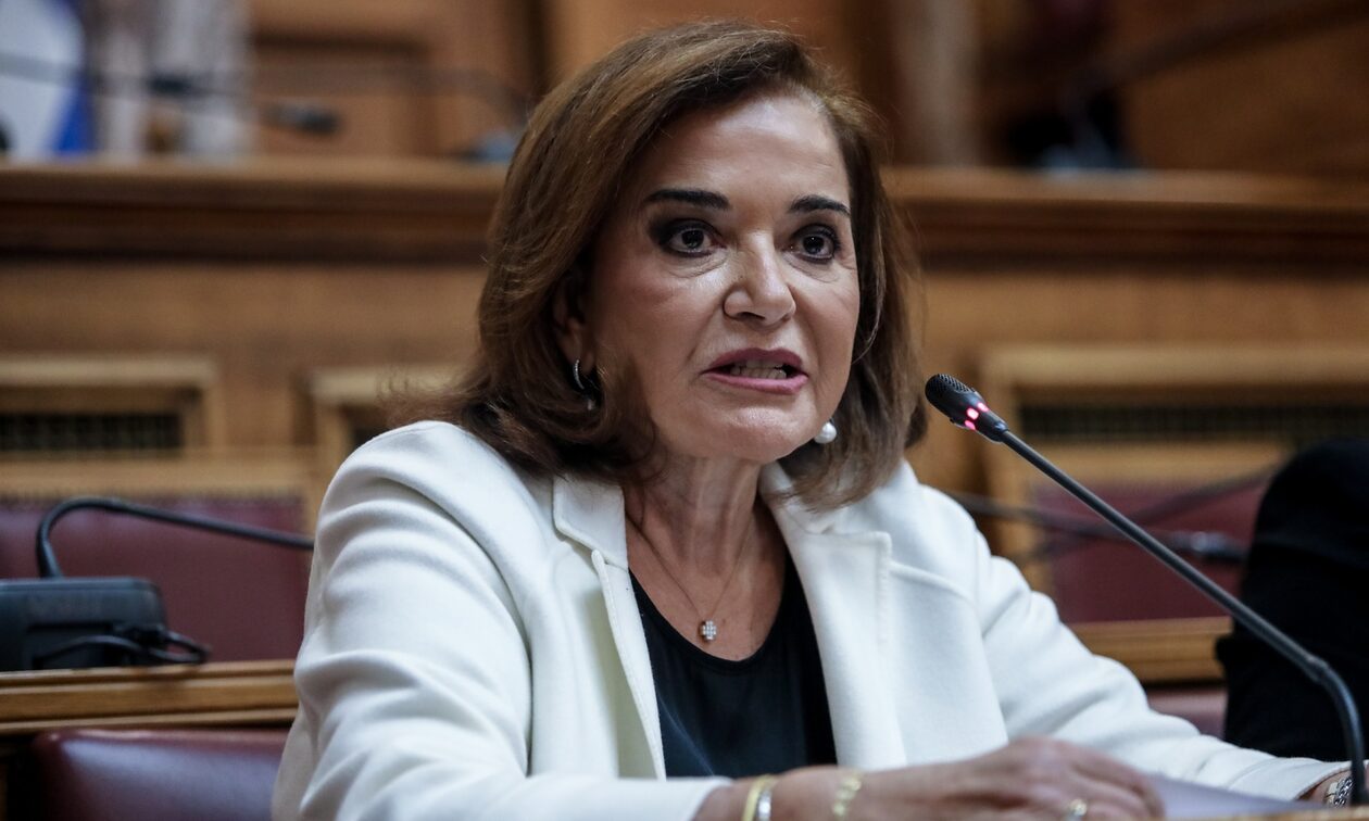 ΜΠΡΟΣΤΑΡΙΣΑ Η “ΝΟΝΑ” ΤΗΣ ΦΑΜΙΛΙΑΣ ΓΙΑ ΤΗΝ ΑΘΡΟΑ ΚΑΙ ΣΑΡΩΤΙΚΗ ΕΙΣΟΔΟ ΚΑΙ ...