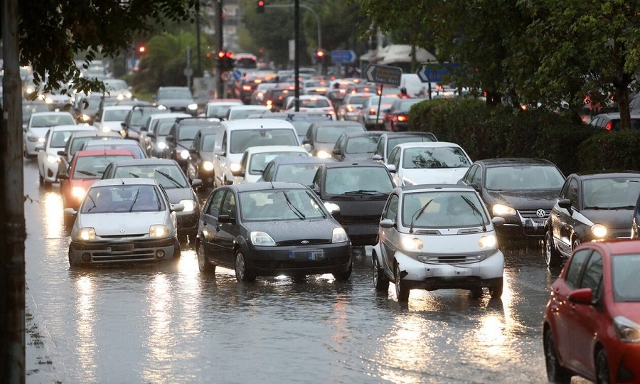 ΚΙΝΗΣΗ ΤΩΡΑ: ΤΡΟΧΑΙΟ ΣΤΟΝ ΚΗΦΙΣΟ ΚΑΙ ΚΑΚΟΚΑΙΡΙΑ ΕΧΟΥΝ ΦΡΑΚΑΡΕΙ ΤΟΥΣ ...