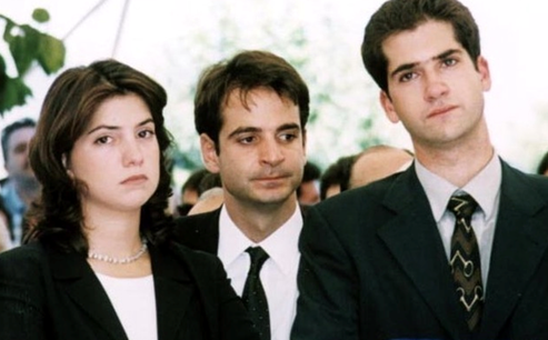 ΔΟΛΟΦΟΝΙΑ ΜΠΑΚΟΓΙΑΝΝΗ: ΟΙ ΤΕΣΣΕΡΙΣ ΣΦΑΙΡΕΣ ΠΟΥ “ΣΚΟΤΩΣΑΝ” ΜΙΑ ΧΩΡΑ ...