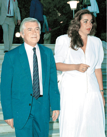 ΔΟΛΟΦΟΝΙΑ ΜΠΑΚΟΓΙΑΝΝΗ: ΟΙ ΤΕΣΣΕΡΙΣ ΣΦΑΙΡΕΣ ΠΟΥ “ΣΚΟΤΩΣΑΝ” ΜΙΑ ΧΩΡΑ ...