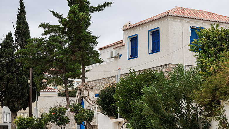 Καλάρεσαν οι Σπέτσες στους Βουλευτές του ΣΥΡΙΖΑ – Makeleio.gr