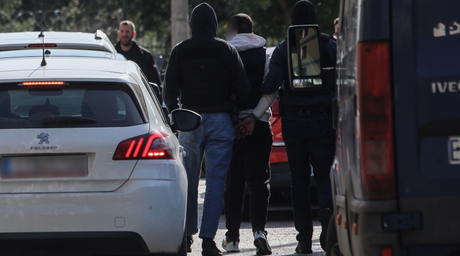 ΔΥΟ ΣΥΛΛΗΨΕΙΣ, ΠΕΝΤΕ ΑΤΟΜΑ ΕΧΟΥΝ ΑΚΟΜΑ ΤΑΥΤΟΠΟΙΗΘΕΙ ΩΣ ΜΕΛΗ ΤΗΣ GREEK ...