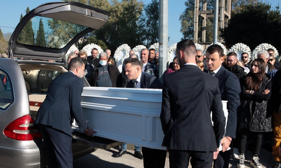 ΜΕΣΟΛΟΓΓΙ: ΣΕ ΚΛΙΜΑ ΟΔΥΝΗΣ ΤΟ ΤΕΛΕΥΤΑΙΟ ΑΝΤΙΟ ΣΤΟΝ ΜΠΑΜΠΗ – Η ΚΡΑΥΓΗ ...