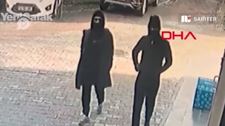 ΕΝΟΠΛΟΙ ΜΑΣΚΟΦΟΡΟΙ ΙΣΛΑΜΙΣΤΕΣ ΠΥΡΟΒΟΛΟΥΝ ΑΔΙΑΚΡΙΤΩΣ ΜΕΣΑ ΣΕ ΚΑΘΟΛΙΚΗ ...