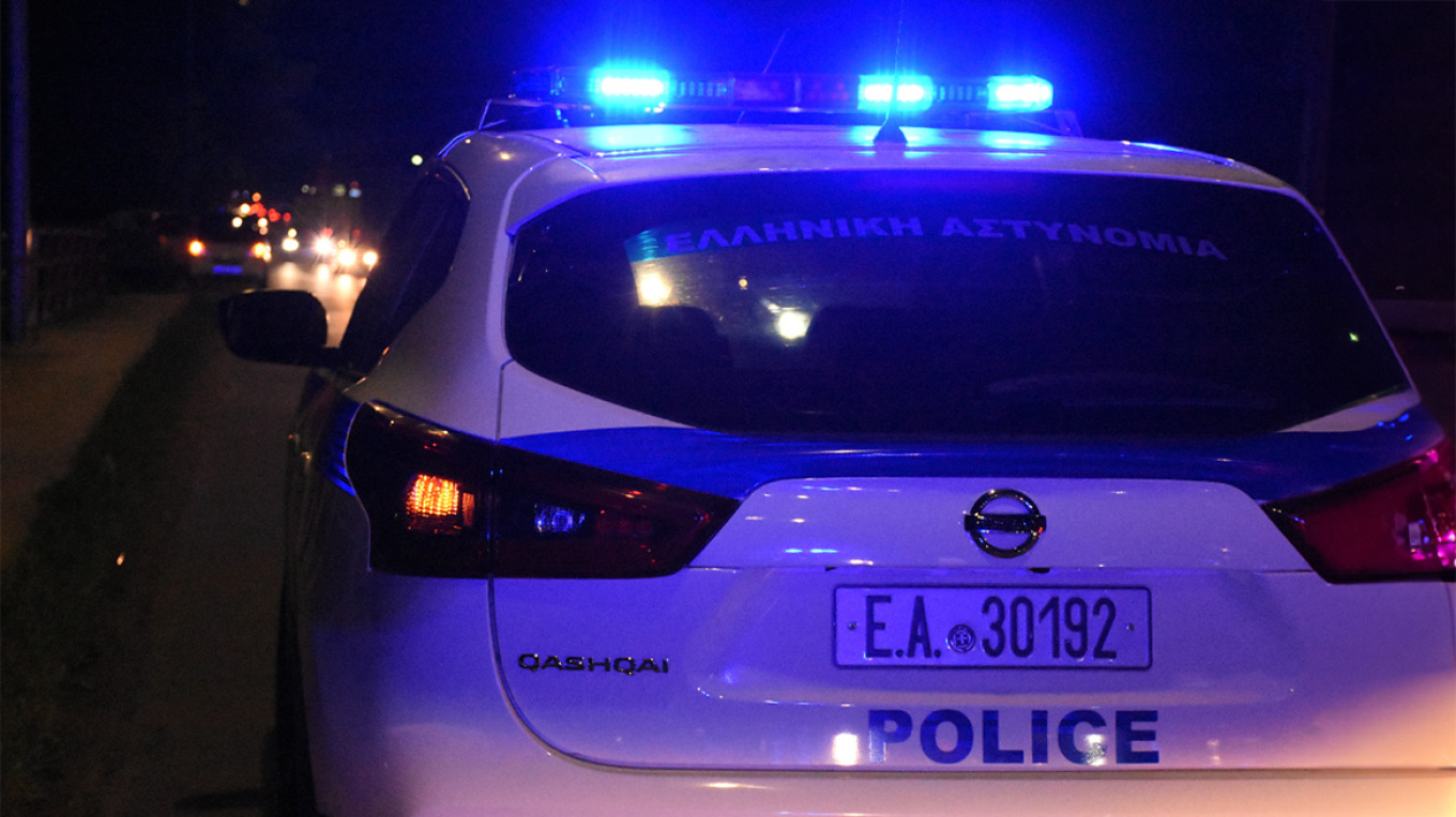 ΡΑΝΤΕΒΟΥ ΘΑΝΑΤΟΥ ΣΤΗ ΓΛΥΦΑΔΑ! ΑΓΡΙΟ ΞΥΛΟ ΜΕ ΜΑΧΑΙΡΟΒΓΑΛΤΕΣ ΑΝΗΛΙΚΟΥΣ ...