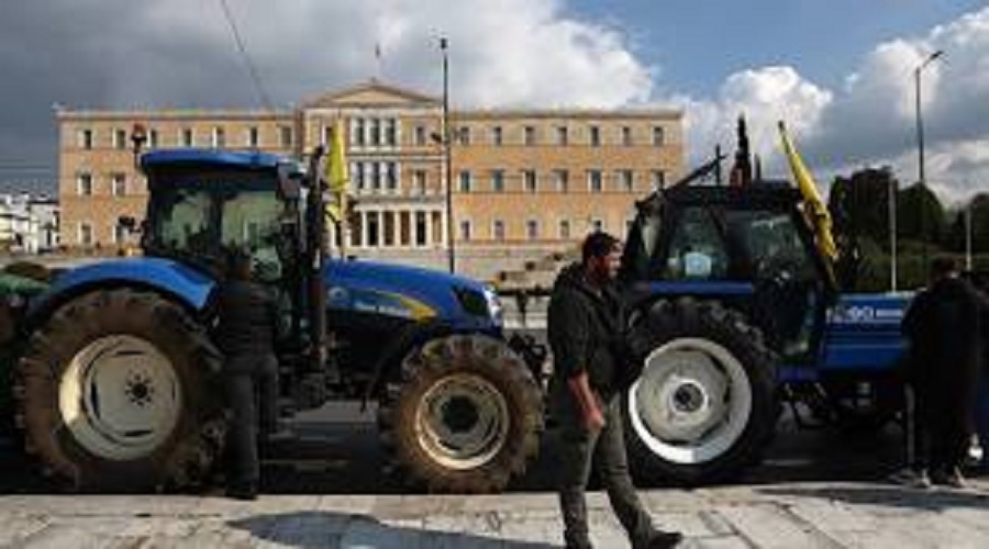 (ΑΝΑΝΕΩΜΕΝΟ) – ΔΕΙΤΕ ΖΩΝΤΑΝΑ: «ΒΟΥΛΙΑΞΕ» ΤΟ ΣΥΝΤΑΓΜΑ ΑΠΟ ΤΑ ΤΡΑΚΤΕΡ ΠΟΥ ...