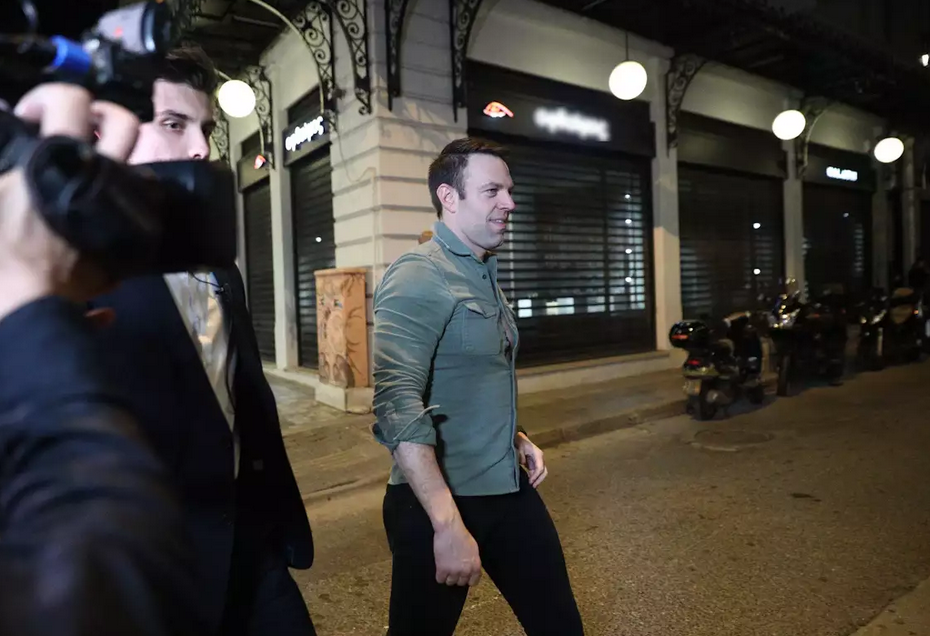ΣΤΑ Π@Π@ΡΙΑ ΤΟΥ Ο ΤΥΠΟΣ!!! Ο Κασσελάκης με βουλευτές του ΣΥΡΙΖΑ για ...