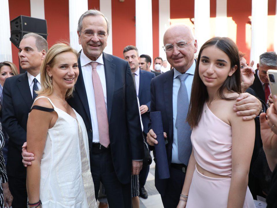 ΔΙΕΥΘΥΝΤΗΣ ΤΟΥ ΜΟΝΟΠΩΛΙΑΚΟΥ ΠΡΑΚΤΟΡΕΙΟΥ “ΑΡΓΟΣ”, ΕΝΑΣ ΤΣΑΡΛΑΤΑΝΟΣ ΚΑΘ ...