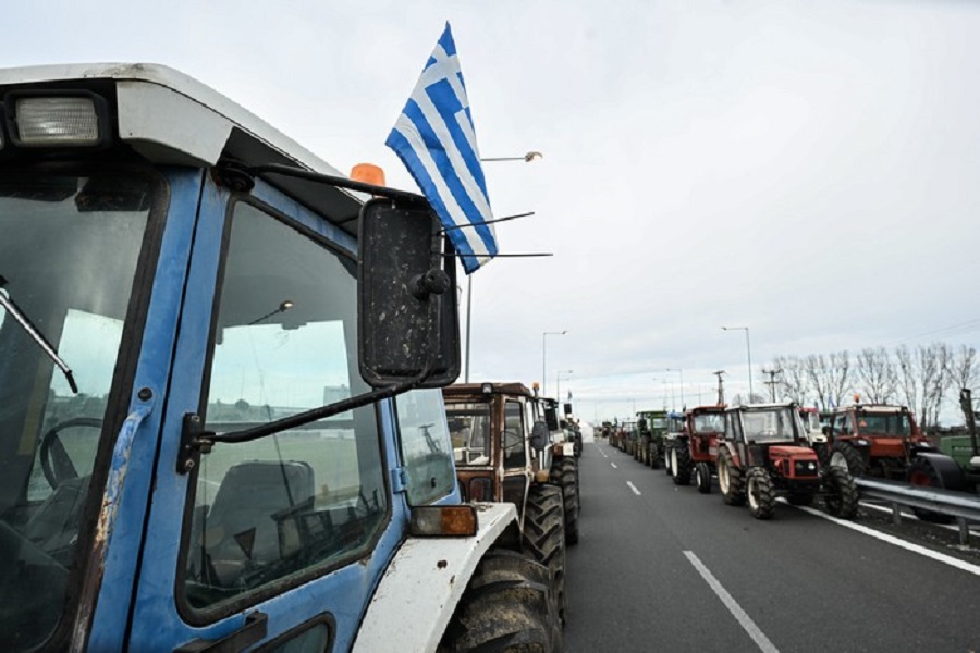 ΜΕΤΡΙΟΥΝΤΑΙ ΚΑΙ ΞΑΝΑΜΕΤΡΙΟΥΝΤΑΙ ΟΙ ΑΓΡΟΤΕΣ ΣΤΑ ΜΠΛΟΚΑ ΓΙΑ ΝΑ ΚΑΤΕΒΟΥΝ ...