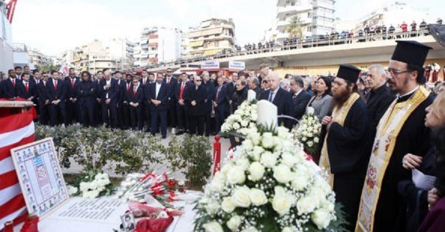 Ολυμπιακός: Συγκίνηση στο ετήσιο μνημόσυνο για τα θύματα της Θύρας 7 – Makeleio.gr