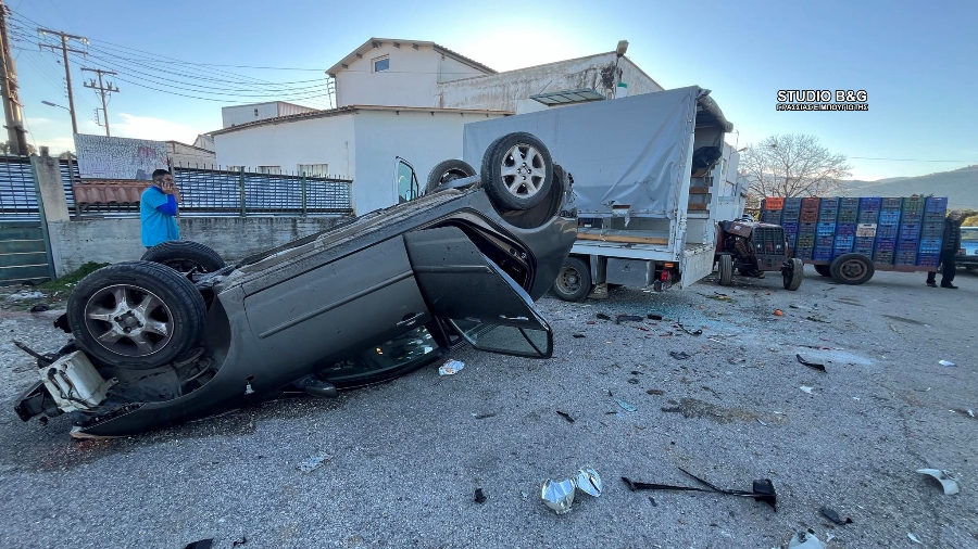 Τροχαίο στην Αργολίδα με “ιπτάμενο” αυτοκινητο – Έπεσε πάνω σε τρακτέρ ...