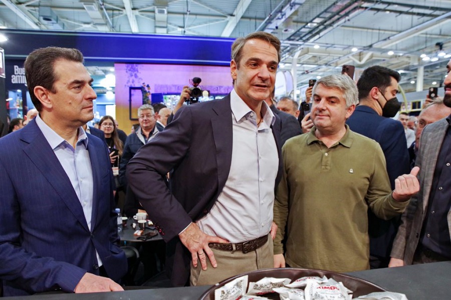 Ο ΜΗΤΣΟΤΑΚΗΣ ΔΕΝ ΒΑΖΕΙ ΜΥΑΛΟ: ΝΕΕΣ ΑΠΕΙΛΕΣ ΠΡΟΣ ΤΟΥΣ ΑΓΡΟΤΕΣ ΝΑ ...