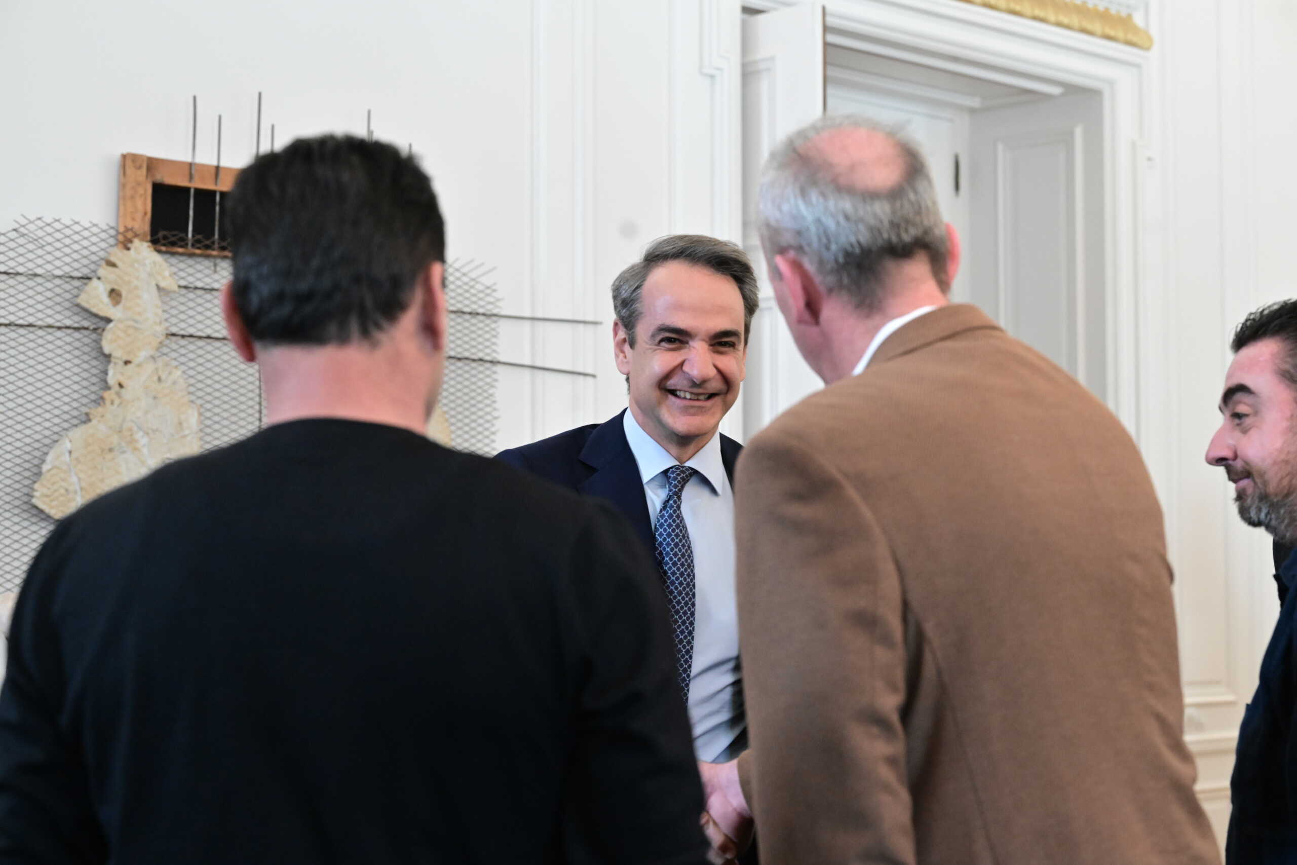 ΟΙ ΑΡΧΙΣΥΝΔΙΚΑΛΕΣ ΤΗΣ ΑΓΡΟΤΙΑΣ ΤΟΥΜΠΑΡΟΝΤΑΙ ΑΠΟ ΤΑ ΠΑΡΑΜΥΘΙΑ ΤΟΥ ΚΛΕΦΤΗ ...