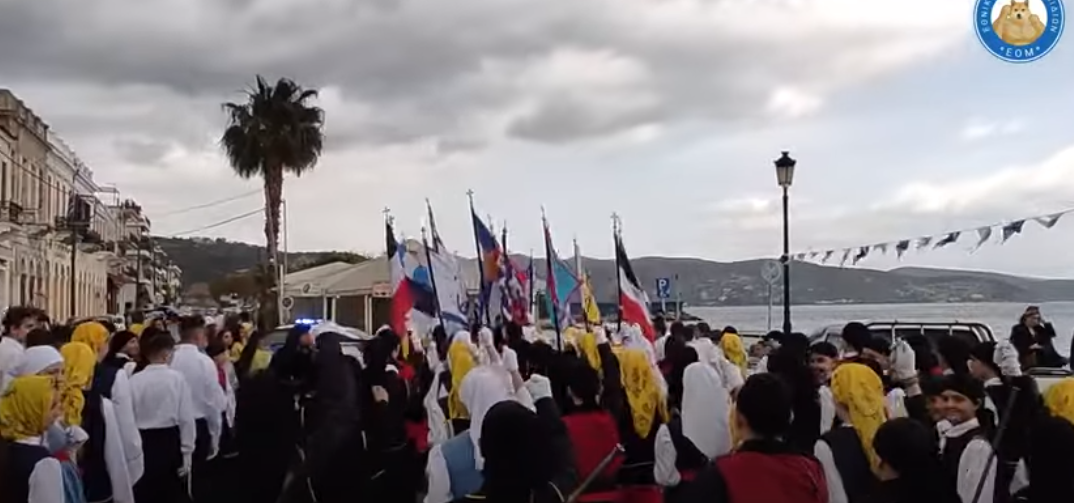 “Με το αίμα μου να γράψετε ΕΛΛΑΔΑ Σ’ ΑΓΑΠΩ” Ρίγη συγκίνησης από μαθητές ...