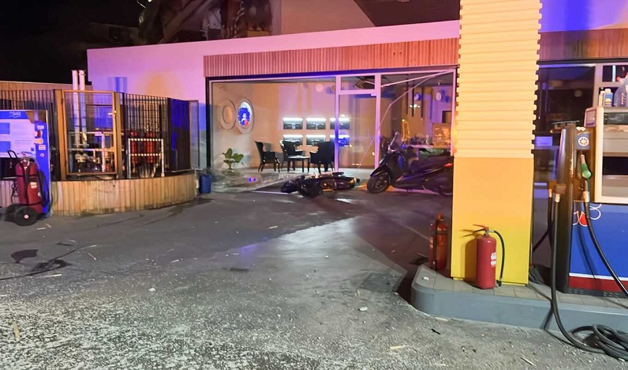 ΠΕΙΡΑΙΑΣ: ΙΣΧΥΡΗ ΕΚΡΗΞΗ ΒΟΜΒΑΣ ΔΙΠΛΑ ΑΠΟ ΒΕΝΖΙΝΑΔΙΚΟ – ΜΕΓΑΛΕΣ ΥΛΙΚΕΣ ...