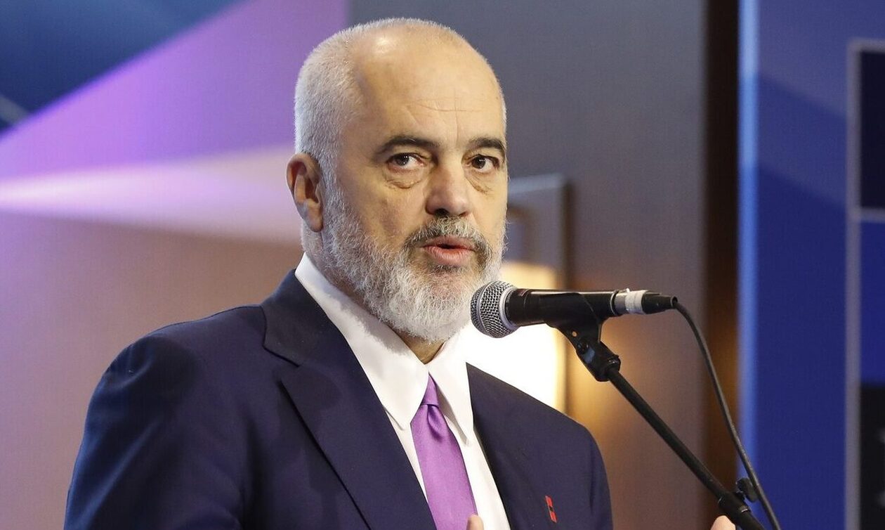 ΑΠΙΣΤΕΥΤΟ! ΣΑΛΟΣ ΜΕ ΡΑΜΑ ΣΤΗΝ ΑΛΒΑΝΙΑ! ΧΤΥΠΗΣΕ ΓΥΝΑΙΚΑ ΔΗΜΟΣΙΟΓΡΑΦΟ ...