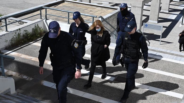 ΕΝΟΧΗ Η ΡΟΥΛΑ ΠΙΣΠΙΡΙΓΚΟΥ, ΤΡΩΕΙ ΙΣΟΒΙΑ: ΔΟΛΟΦΟΝΗΣΕ ΤΗΝ ΚΟΡΗ ΤΗΣ ...