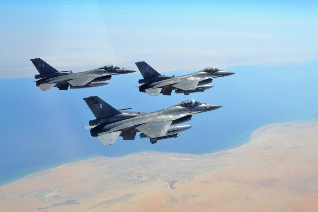 Πτώση F16: Στη θάλασσα για 1,5 ώρα ο πιλότος πριν διασωθεί – Άγνωστες ...