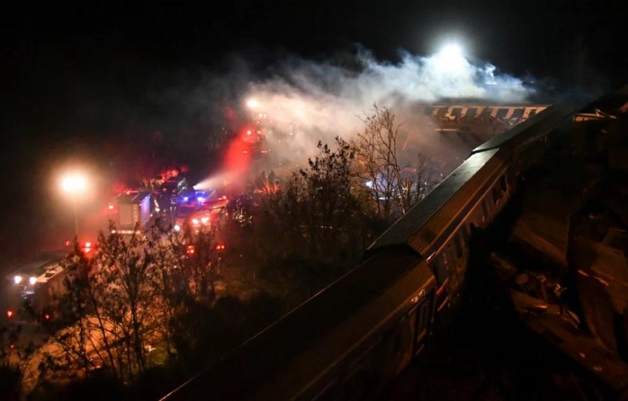 ΤΑ ΣΚΟΤΕΙΝΑ ΣΗΜΕΙΑ ΠΟΥ ΠΡΟΣΠΑΘΟΥΝ ΝΑ ΣΥΓΚΑΛΥΨΟΥΝ ΚΥΒΕΡΝΗΣΗ ΚΑΙ ...