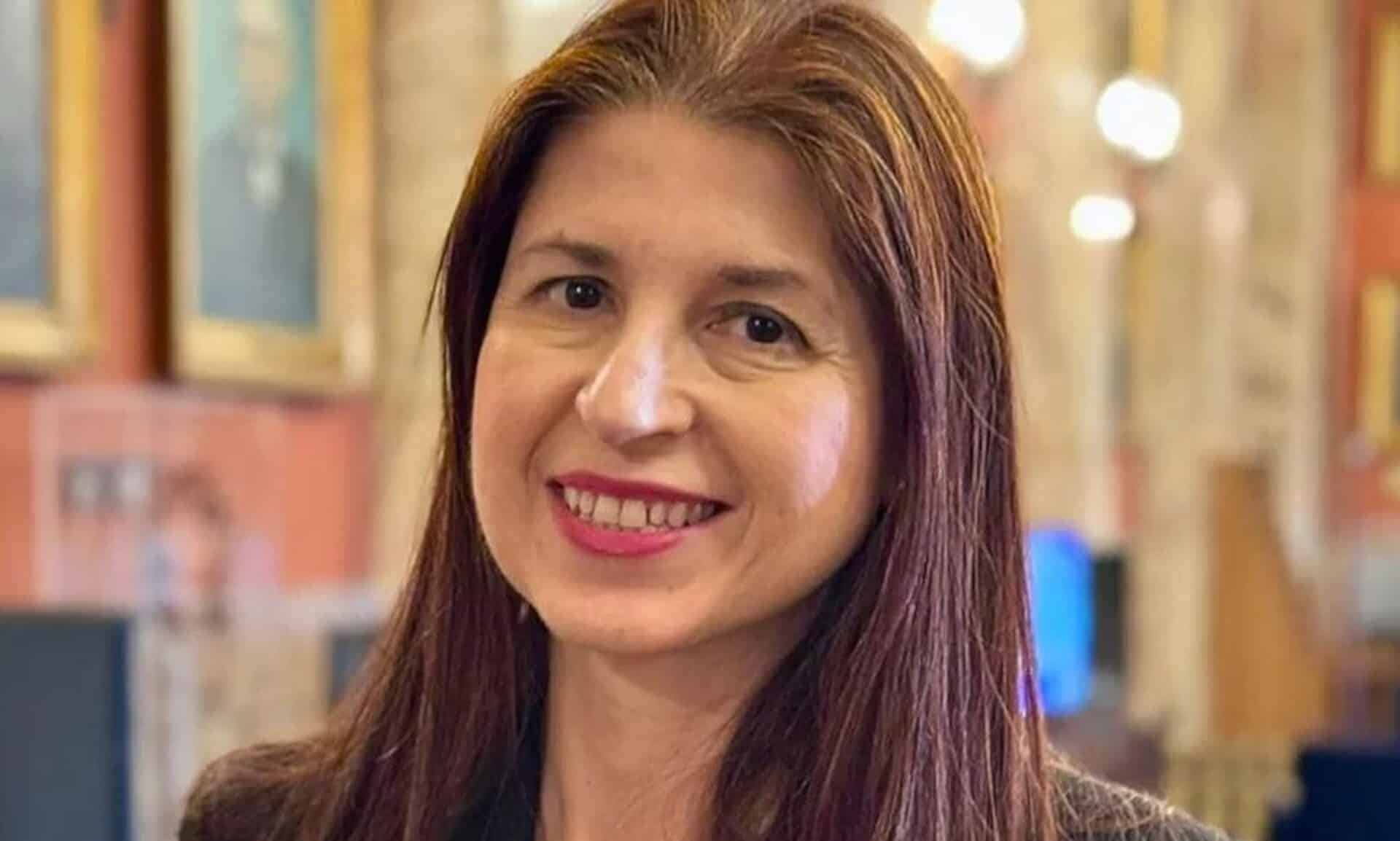 ΑΡΧΙΣΑΝ ΤΑ ΠΑΡΑΤΡΑΓΟΥΔΑ: ΧΑΣΤΟΥΚΙΣΑΝ ΤΗ ΒΟΥΛΕΥΤΗ ΤΗΣ ΝΔ, ΑΓΓΕΛΙΚΗ ...