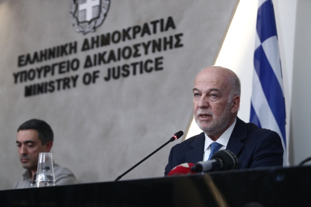 ΚΑΙ ΕΣΕΙΣ ΓΙΑΤΙ ΔΕΝ ΤΟ ΔΙΟΡΘΩΣΑΤΕ;;; ΑΠΙΣΤΕΥΤΗ ΚΟΡΟΙΔΙΑ ΤΟΥ ΦΛΩΡΙΔΗ ΣΤΟ ...