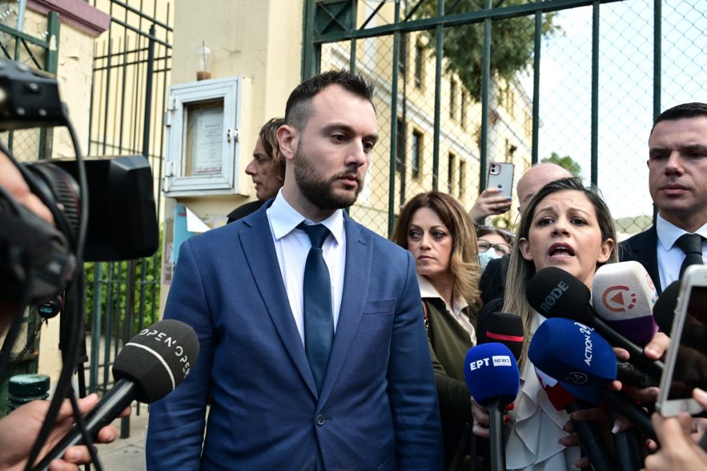 “ΖΗΤΩ ΣΥΓΓΝΩΜΗ” ΔΗΛΩΣΕ Ο ΜΠΟΞΕΡ ΤΗΣ ΒΟΥΛΗΣ ΦΛΩΡΟΣ, ΜΕ ΥΦΟΣ ΚΑΚΟΜΟΙΡΗ ...