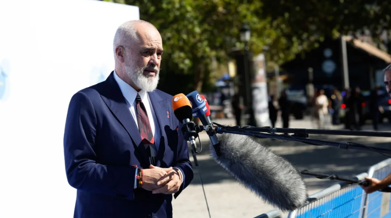 Ο ΜΙΧΑΛΑΚΗΣ ΒΓΑΖΕΙ ΣΤΟΥΣ ΔΡΟΜΟΥΣ ΚΑΙ ΣΤΟΥΣ… ΟΥΡΑΝΟΥΣ ΑΣΤΥΝΟΜΙΚΟΥΣ ΚΑΙ ...