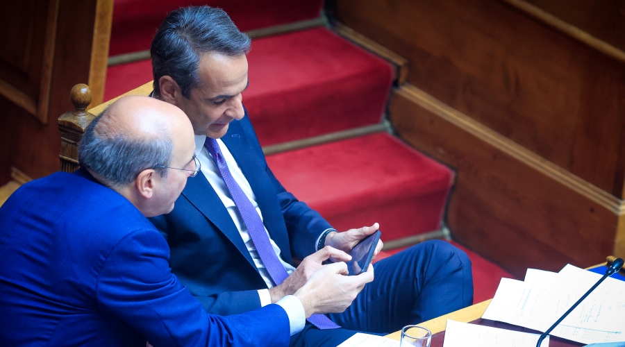 ΕΦΥΓΕ -ΓΙΑ ΜΙΑ ΑΚΟΜΑ ΦΟΡΑ – ΣΑΝ ΤΟΝ ΚΛΕΦΤΗ ΑΠΟ ΤΗ ΒΟΥΛΗ – Ο ΒΕΛΟΠΟΥΛΟΣ ...