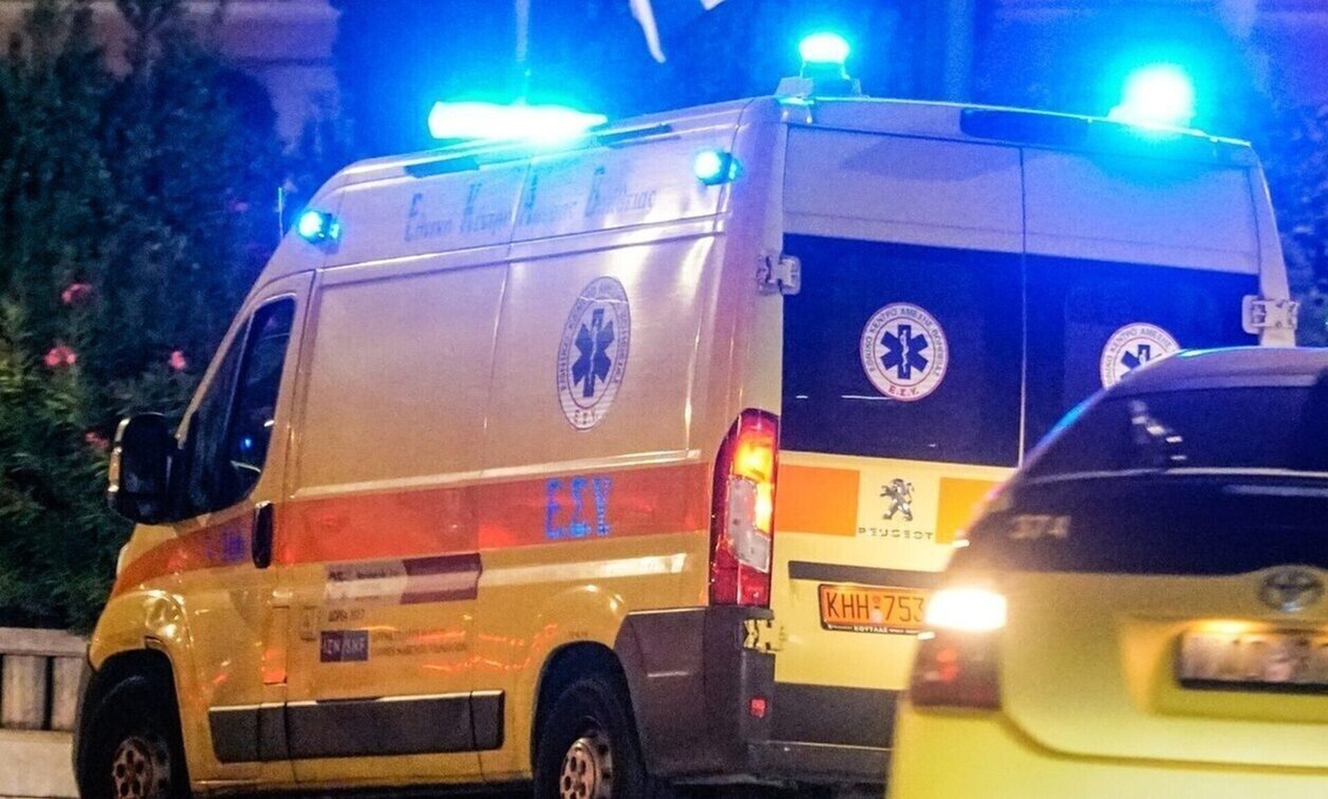 ΕΚΤΑΚΤΟ – ΤΡΟΧΑΙΟ ΑΤΥΧΗΜΑ ΣΤΗΝ ΠΕΙΡΑΙΩΣ – ΟΧΗΜΑ ΠΑΡΕΣΥΡΕ ΠΕΝΤΕ ΑΤΟΜΑ ...