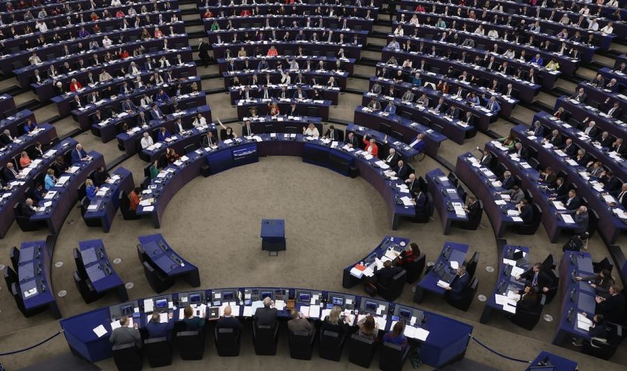 ΟΙ “ΧΡΥΣΕΣ” ΜΠΙΖΝΕΣ ΤΩΝ ΕΥΡΩΠΑΙΩΝ ΒΟΥΛΕΥΤΩΝ ΠΟΣΑ ΒΓΑΖΟΥΝ ΑΠΟ ΔΟΥΛΕΙΕΣ