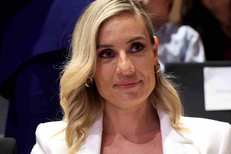 Μελέτη: “Αν με εμπιστευτεί ο κόσμος θα εστιάσω στον άνθρωπο” (ΒΙΝΤΕΟ ...