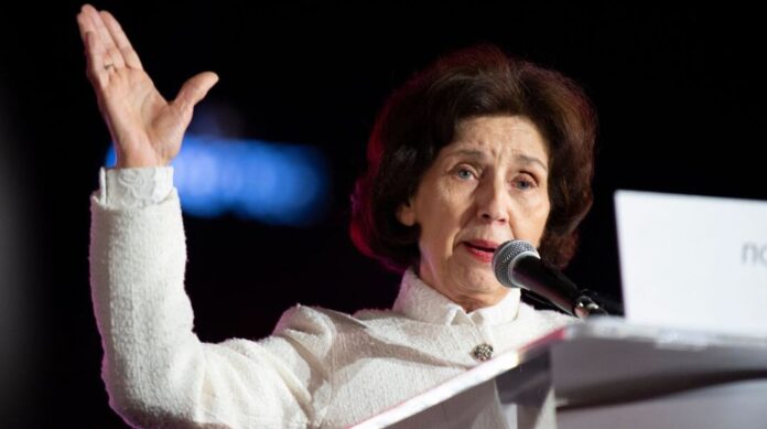 ΑΠΟΚΑΛΕΣΕ ΤΑ ΣΚΟΠΙΑ …”ΜΑΚΕΔΟΝΙΑ” Η ΝΕΑ ΠΡΟΕΔΡΟΣ ΤΗΣ ΧΩΡΑΣ: ΟΡΚΙΣΤΗΚΕ Η ...