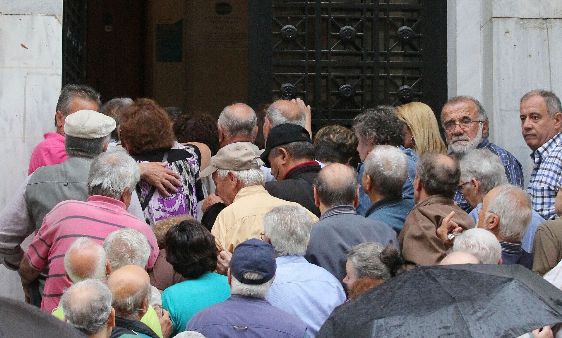 ΑΠΙΣΤΕΥΤΟ ΜΠΑΧΑΛΟ ΜΕ ΤΑ ΑΝΑΔΡΟΜΙΚΑ ΤΩΝ ΣΥΝΤΑΞΙΟΥΧΩΝ – ΚΑΝΕΙΣ ΔΕΝ ...