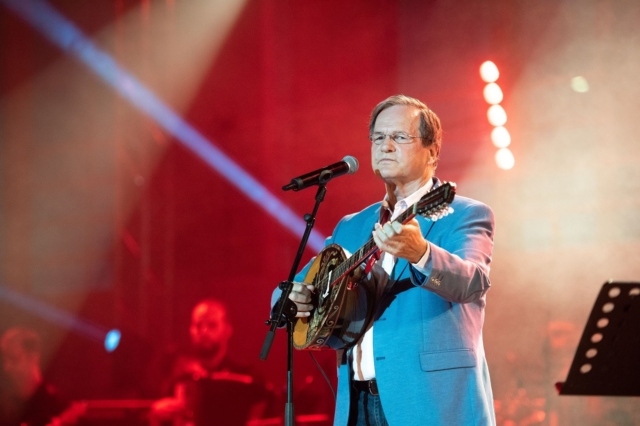 Νικολόπουλος: “Καλά έκανε η Χαρούλα Αλεξίου και σταμάτησε το τραγούδι ...