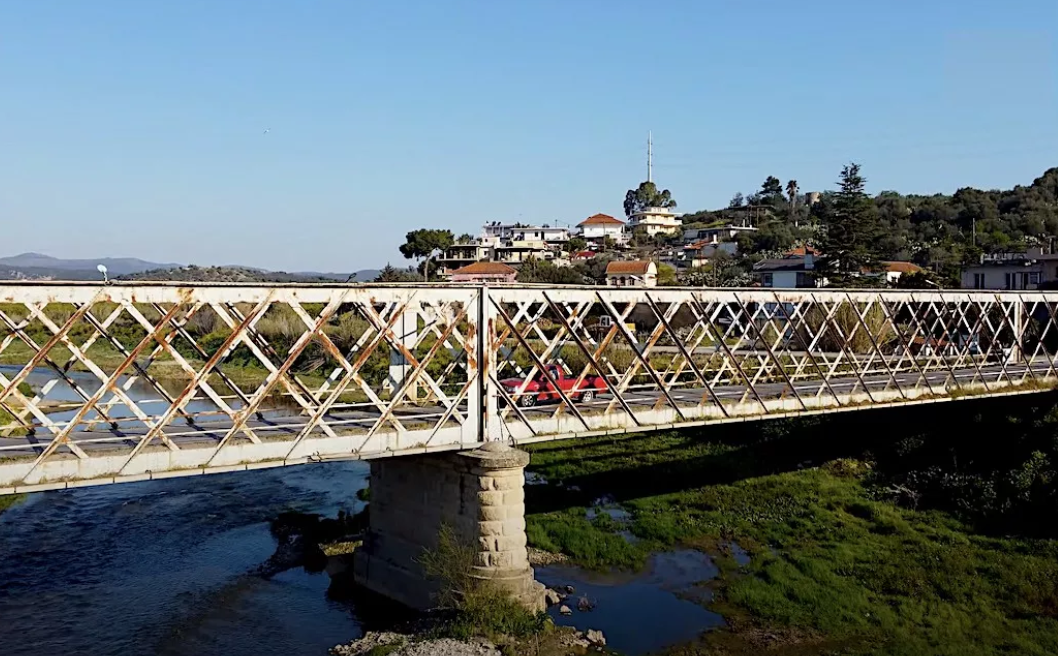 ΦΩΝΑΖΕΙ ΟΛΗ Η ΛΑΚΩΝΙΑ! Γκρεμίστε τώρα την πιο επικίνδυνη γέφυρα στην ...