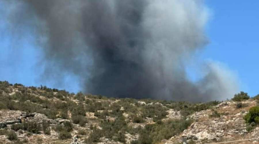 ΜΕΓΑΛΗ ΦΩΤΙΑ ΣΤΗ ΒΑΡΗΣ-ΚΟΡΩΠΙΟΥ- ΗΧΗΣΕ ΕΚ ΝΕΟΥ ΤΟ 112 ΓΙΑ ΕΚΚΕΝΩΣΗ ΤΩΝ ...