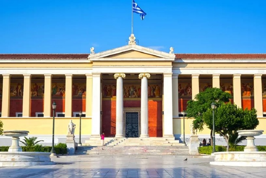 ΟΙ ΒΑΣΕΙΣ ΤΩΝ ΣΧΟΛΩΝ: ΠΟΙΕΣ ΑΝΕΒΗΚΑΝ, ΠΟΙΕΣ ΕΠΕΣΑΝ, ΠΟΙΕΣ ΕΜΕΙΝΑΝ ...