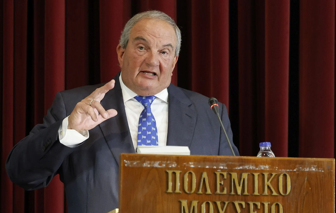 ΑΓΡΙΟ ΣΦΥΡΟΚΟΠΗΜΑ ΚΑΡΑΜΑΝΛΗ ΣΤΟΝ ΜΗΤΣΟΤΑΚΗ – ΓΚΡΕΜΙΣΕ ΤΗΝ ΧΑΓΗ ΚΑΙ ...